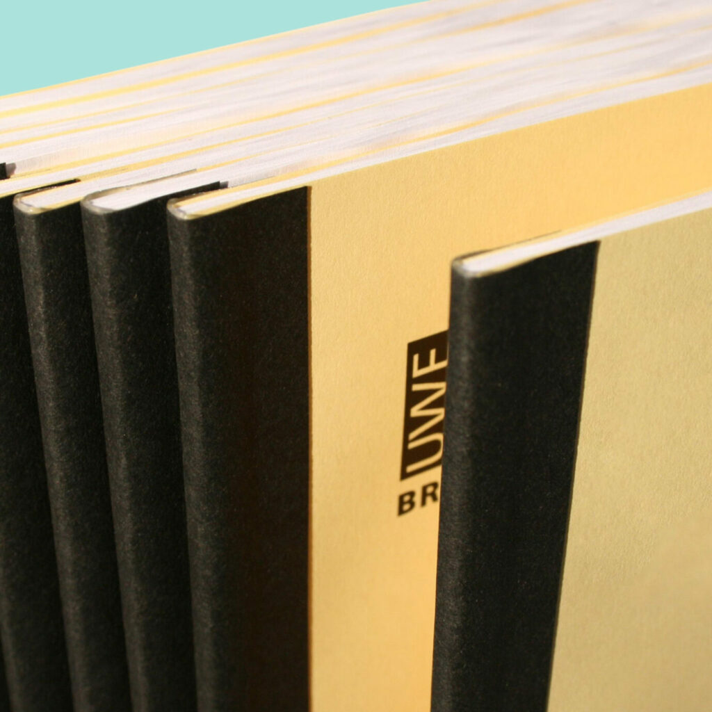 6 Teknik Jilid Buku Biasa Dalam Dunia Percetakan - Maxipro.co.id