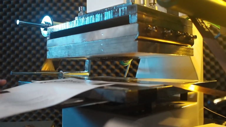 Tahapan Proses Cetak Offset: Persiapan, Printing, Finishing - Maxipro