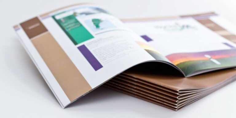 Apa Itu Booklet? Apa Fungsinya untuk Promosi? - Maxipro