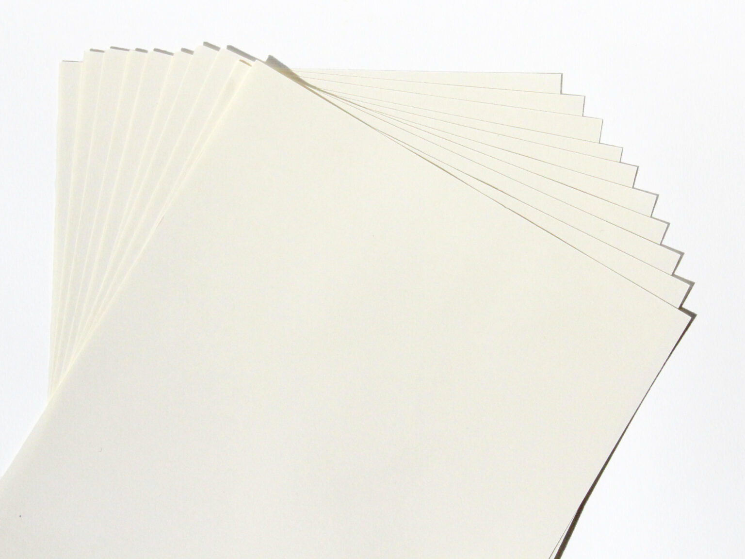 Mari Mengenal Ragam Jenis-jenis Kertas untuk Bisnis Percetakan Buku