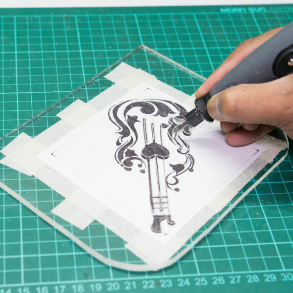 Teknik Grafir / Mengukir Akrilik, Kaca, Kayu dan Logam - Maxipro