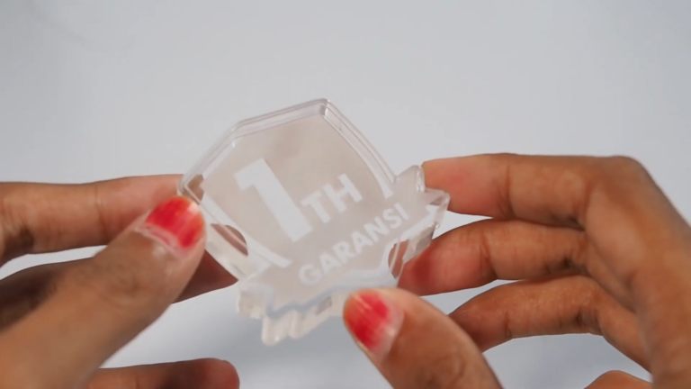 Mesin Laser Akrilik dengan Hasil Cutting & Engraving Terbaik - Maxipro