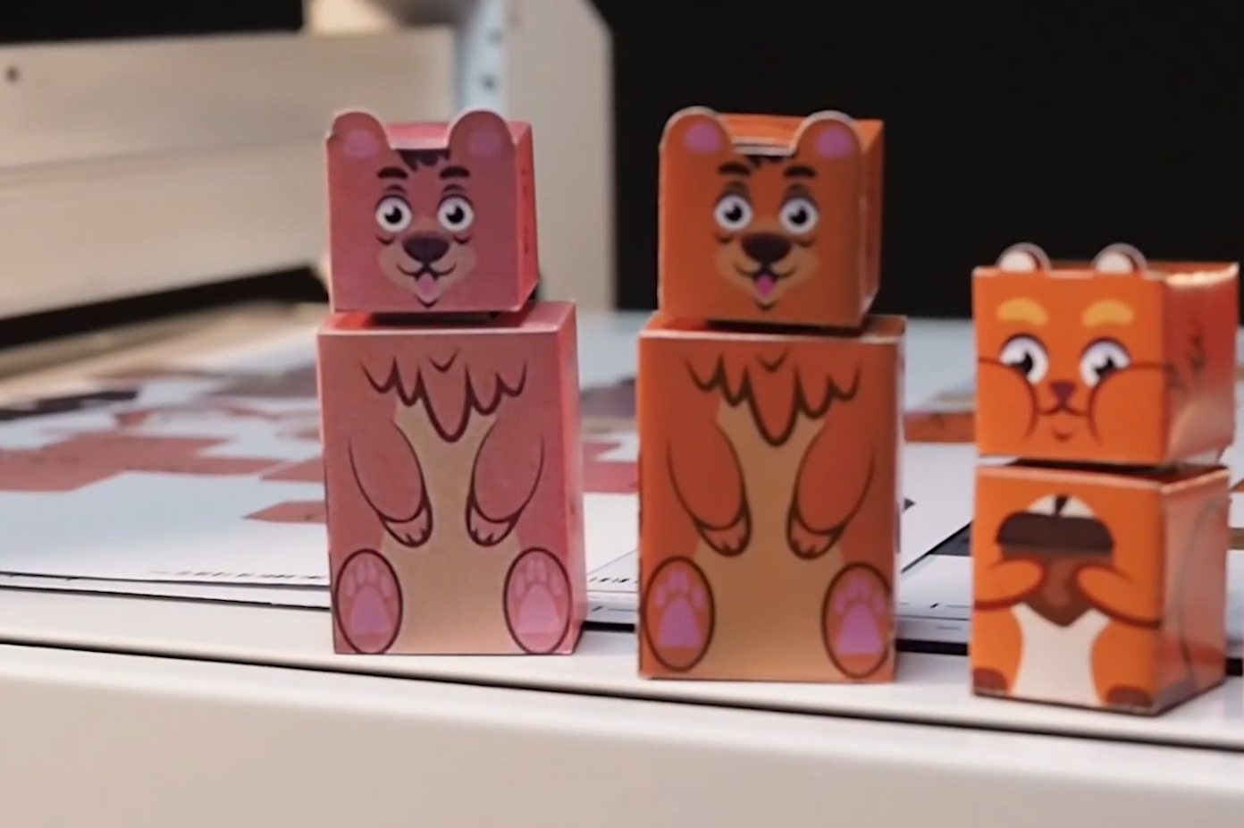 Perbedaan Jenis Kertas untuk Papercraft & Kegunaannya - Maxipro