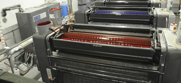 Tahapan Proses Cetak Offset: Persiapan, Printing, Finishing - Maxipro