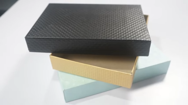 Mudah & Cepat Produksi Ribuan Hardbox Pakai Mesin Rigid Box - Maxipro