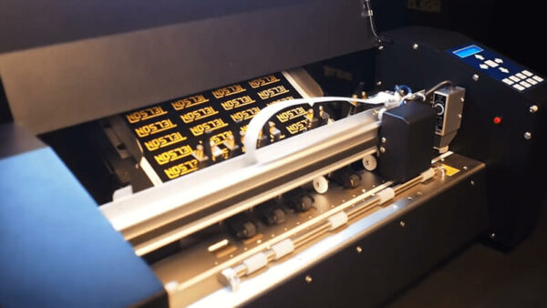 7 Alat dan Bahan Pembuat Stiker untuk Usaha Percetakan - Maxipro