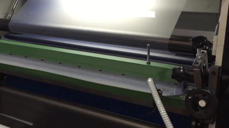 5 Perbedaan Laminasi Thermal Base VS. Water Base - Maxipro