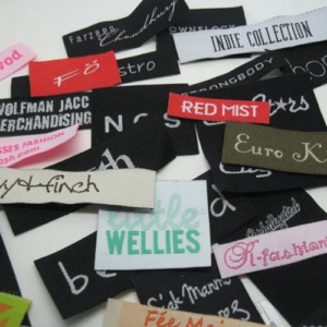 7 Jenis Label Baju, Pilih Label yang Tepat untuk Bisnis Fashion Anda!